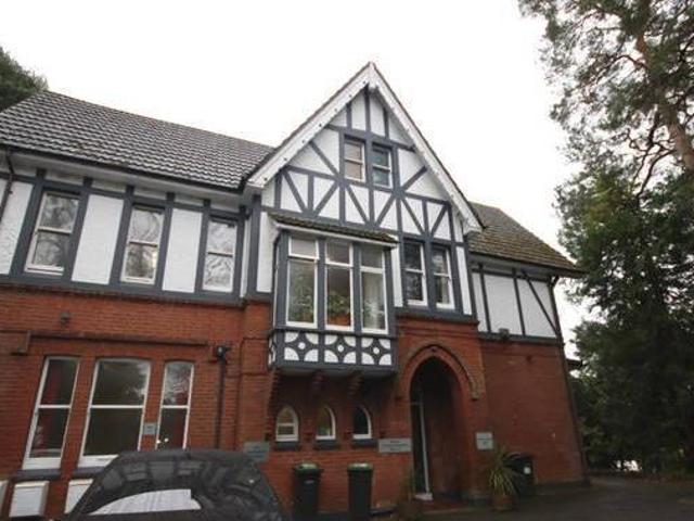 3 bedroom flat for rent in Branksome Wood Road BOURNEMOUTH BH2