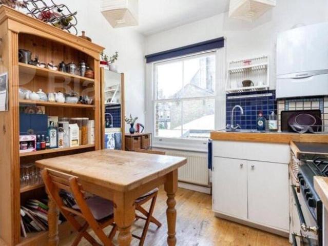 3 bedroom flat for rent in Brecknock Road, Tufnell Park N19