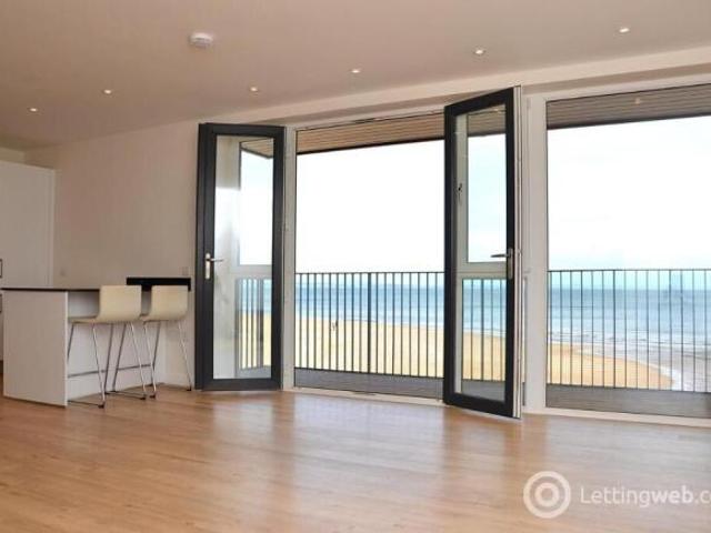 3 bedroom flat for rent in Bridge Street, Portobello, Edinburgh, EH15