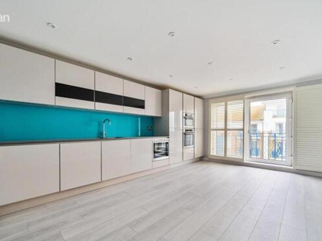3 Bedroom Flat For Rent In Brighton, East Sussex