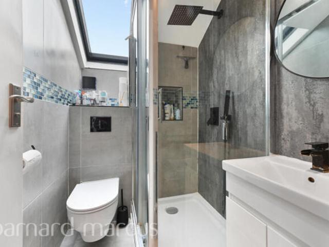 3 bedroom flat for rent in Brigstock Road, THORNTON HEATH, CR7