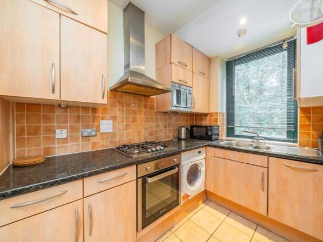 3 bedroom flat for rent in Brunswick Road, Ealing, W5