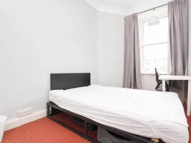 3 bedroom flat for rent in Bruntsfield Avenue, Bruntsfield, Edinburgh, EH10