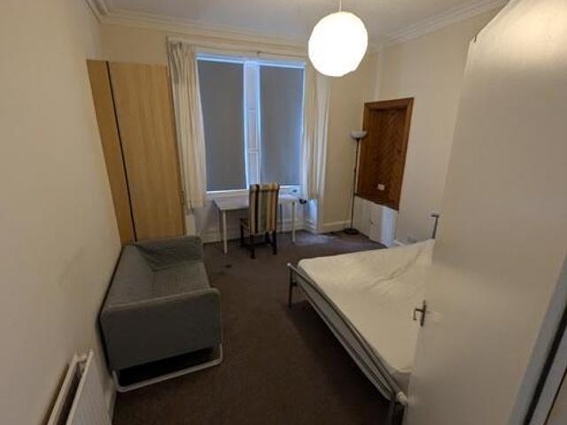 3 bedroom flat for rent in Buccleuch Terrace, Edinburgh, EH8
