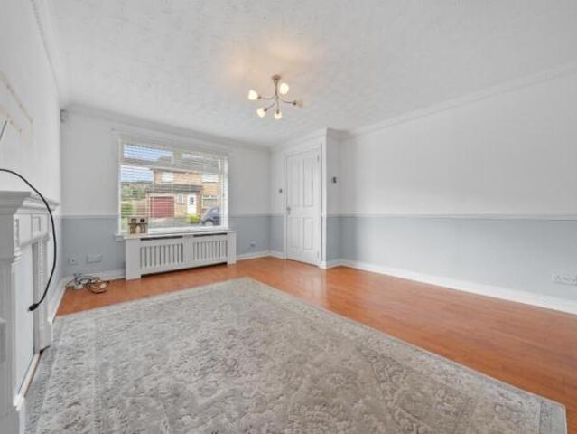 3 bedroom flat for rent in Buckthorne Place, Glasgow, G53