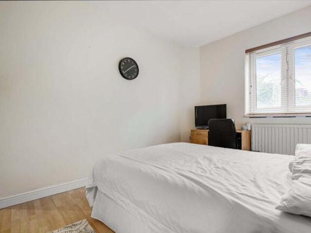3 bedroom flat for rent in Burbage Close, Elephant & Castle SE1