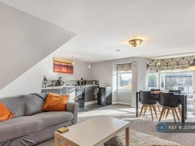 3 Bedroom Flat For Rent In Buxton