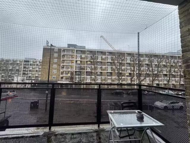 3 bedroom flat for rent in Cambridge Heath Road, London, E1