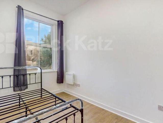 3 bedroom flat for rent in Camden Road, Holloway / Caledonian Road N7
