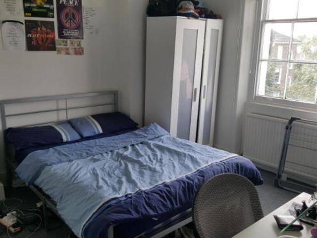 3 bedroom flat for rent in Camden Road, London, NW1
