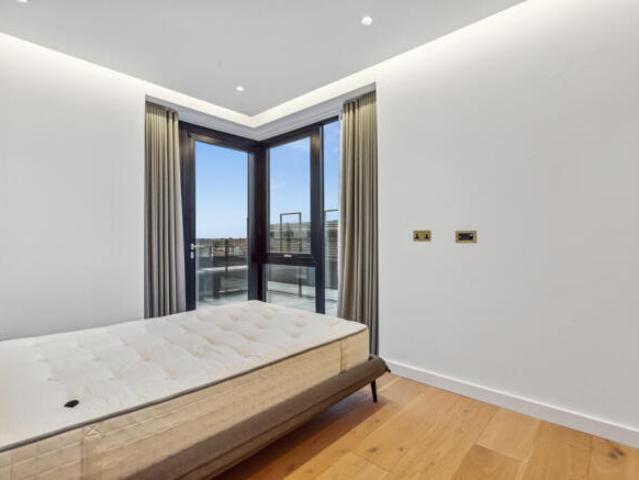 3 bedroom flat for rent in Camley Street, Kings Cross, N1C