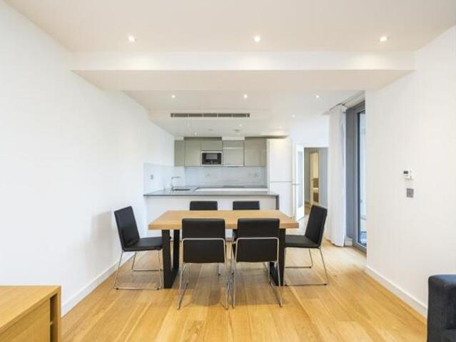 3 bedroom flat for rent in Camley Street London N1C