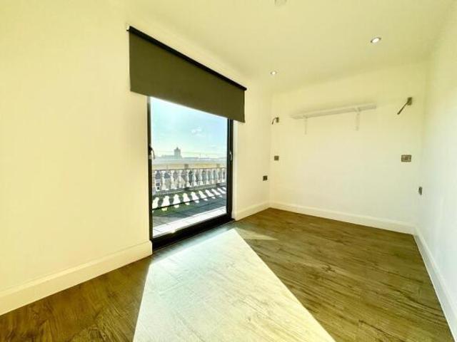 3 bedroom flat for rent in Canterbury Road, Margate, Kent, CT9