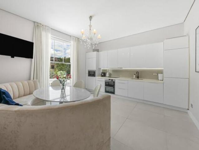 3 bedroom flat for rent in Canfield Gardens, South Hampstead, NW6