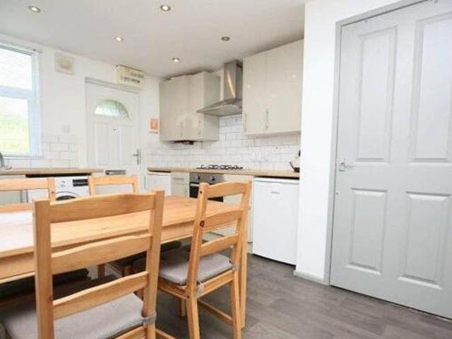3 Bedroom Flat For Rent In Canley