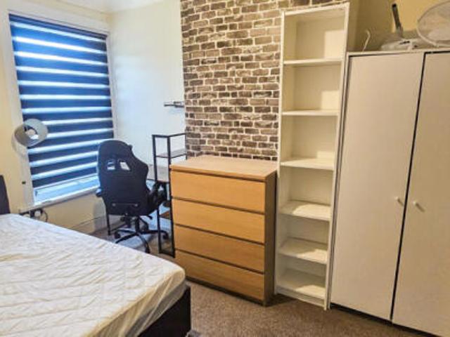 3 bedroom flat for rent in Canning Town, London, E16