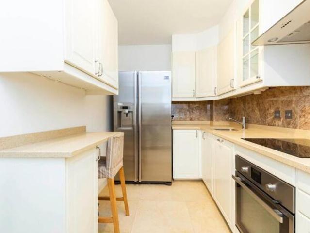3 bedroom flat for rent in Caddington Road, London, NW2