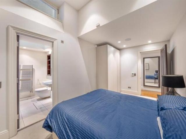 3 bedroom flat for rent in Cadogan Gardens, London, SW3