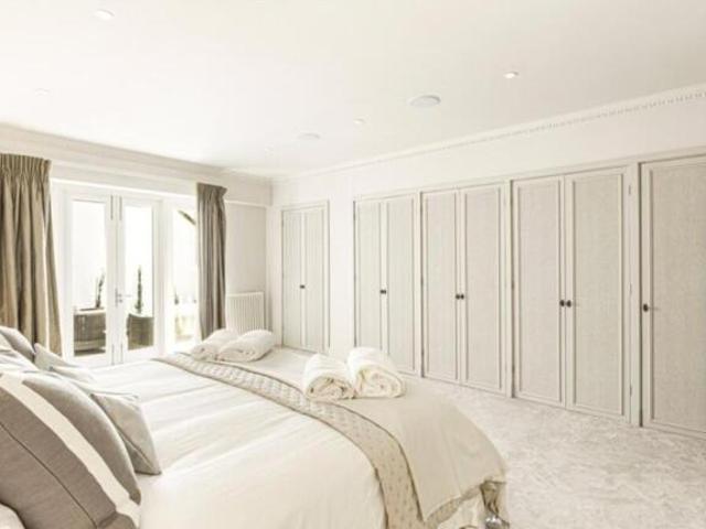 3 bedroom flat for rent in Cadogan Place, Knightsbridge, London, SW1X