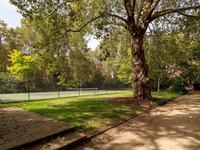 3 bedroom flat for rent in Cadogan Square, London, SW1X