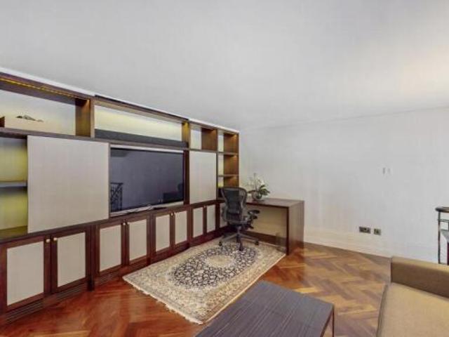3 bedroom flat for rent in Cadogan Square, SW1X