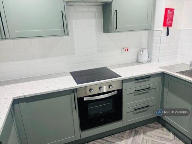3 bedroom flat for rent in Caird Drive, Glasgow, G11