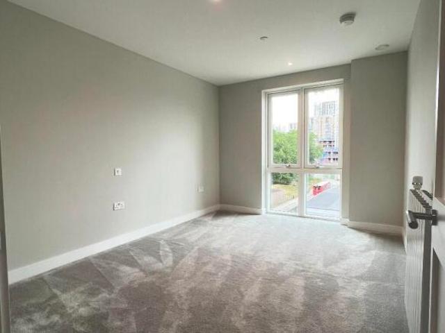 3 bedroom flat for rent in Cairncross House, Townsend Road, Kidbrooke, Greenwich, SE3
