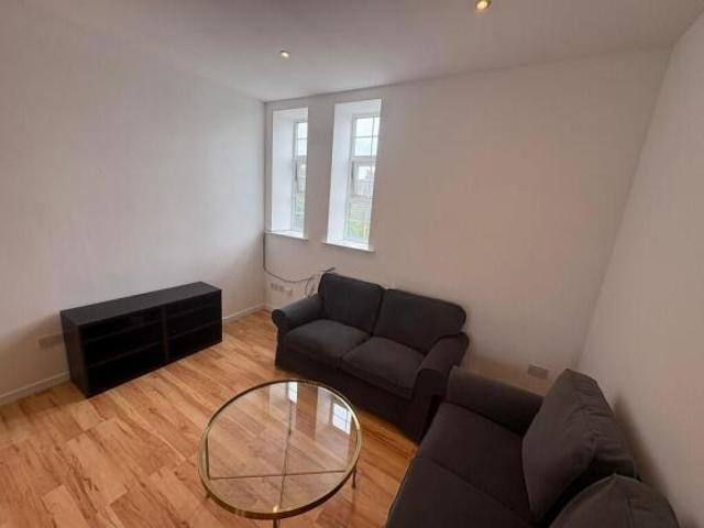 3 bedroom flat for rent in Carter Place, London, SE17