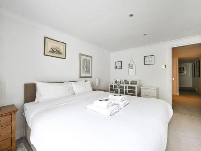 3 bedroom flat for rent in Carmalt Gardens, West Putney, London, SW15