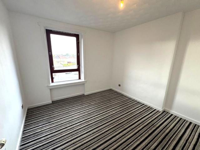 3 bedroom flat for rent in Carntynehall Road, Glasgow, G32