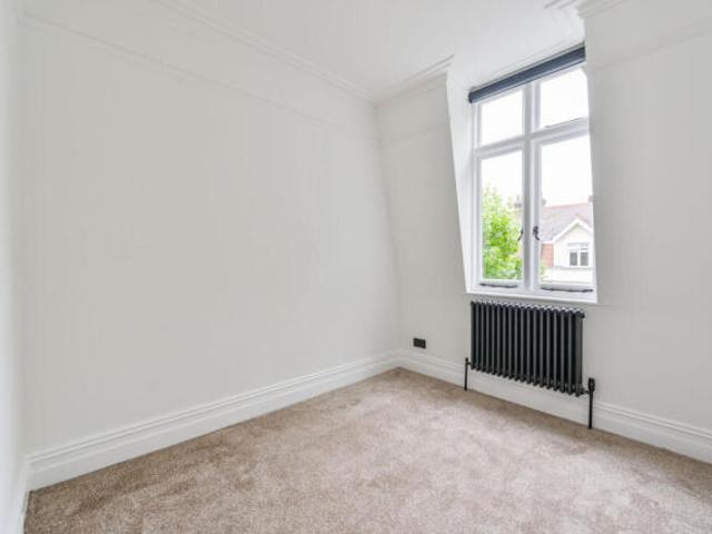 3 bedroom flat for rent in Castellain Road, Maida Vale, London, W9
