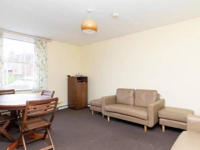 3 bedroom flat for rent in Castle Street Canterbury CT1