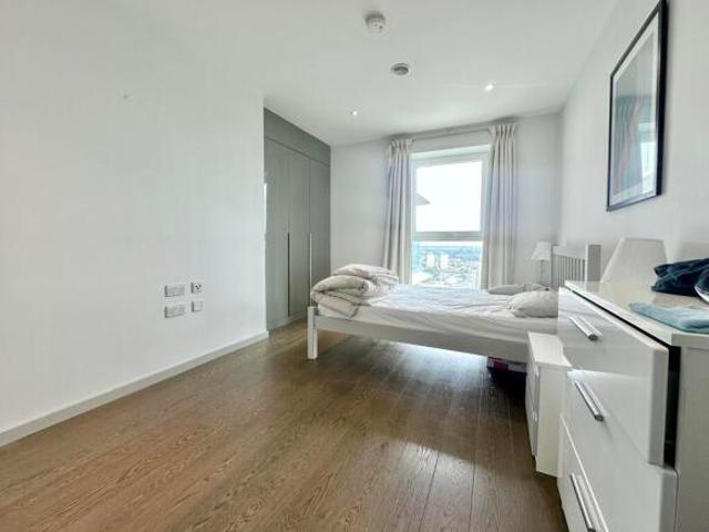 3 bedroom flat for rent in Cassia Point, Glasshouse Gardens, Stratford, Newham, London, E20