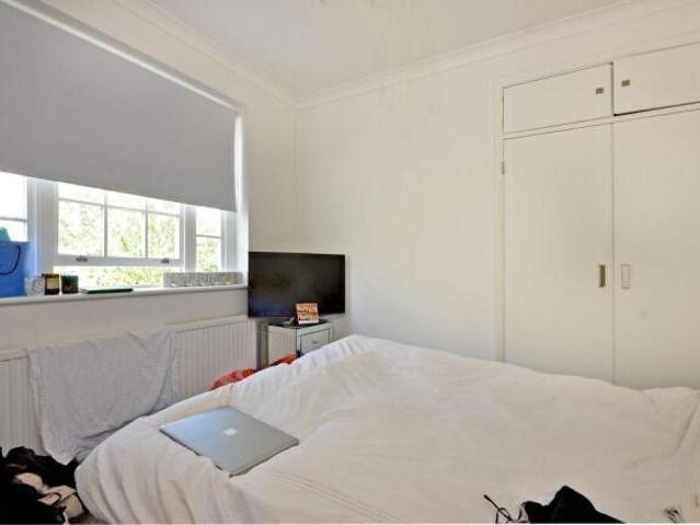 3 bedroom flat for rent in Cathcart Road, Chelsea, London, SW10