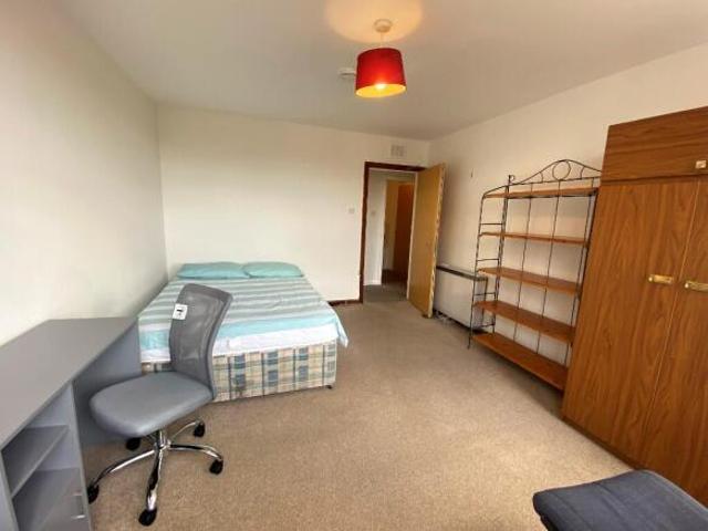 3 bedroom flat for rent in Causewayside, Newington, Edinburgh, EH9