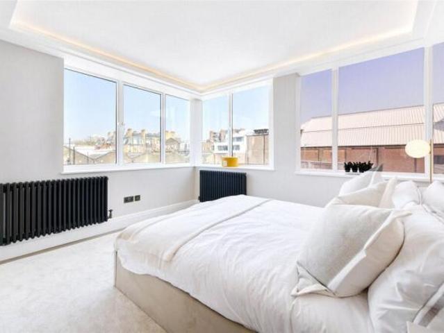 3 bedroom flat for rent in Cavaye Place, London, SW10