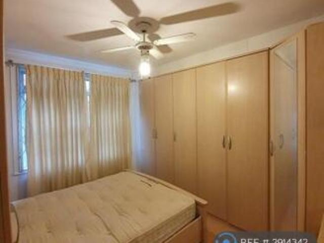 3 bedroom flat for rent in Caversham Avenue, London, N13