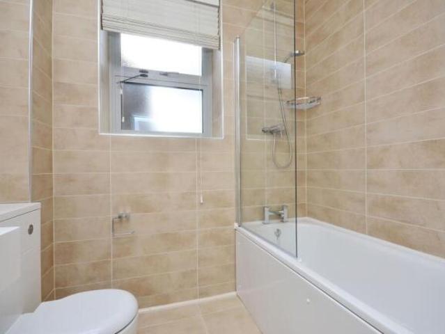 3 bedroom flat for rent in Choumert Road, Peckham, London, SE15