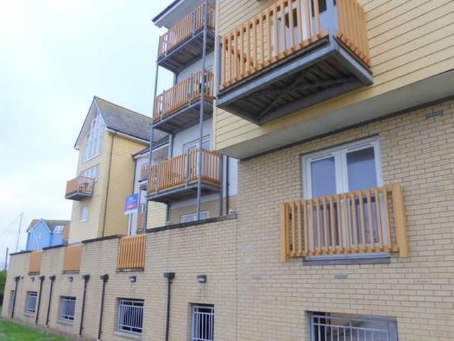 3 bedroom flat for rent in Chatham ME4 3JU ME4