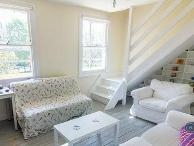3 bedroom flat for rent in Chatham Street London SE17