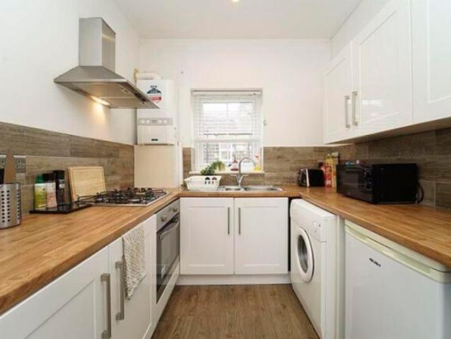 3 bedroom flat for rent in Chapel Street, Leeds, LS6