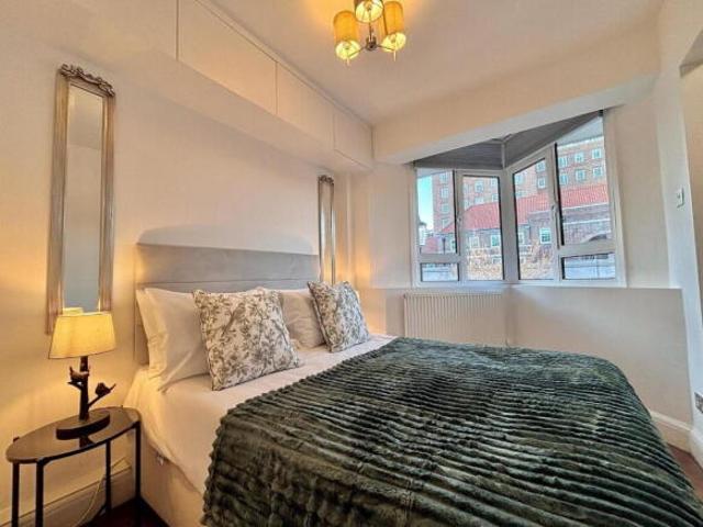3 bedroom flat for rent in Chelsea Manor Street, London, SW3 5SA, SW3