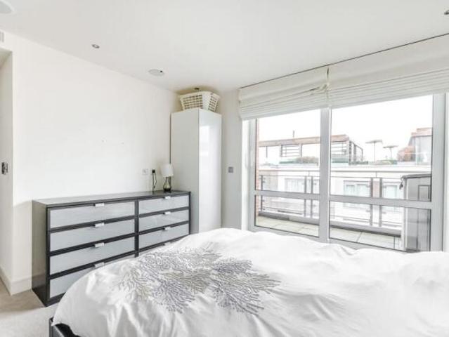 3 bedroom flat for rent in Chelsea Creek, Fulham, London, SW6