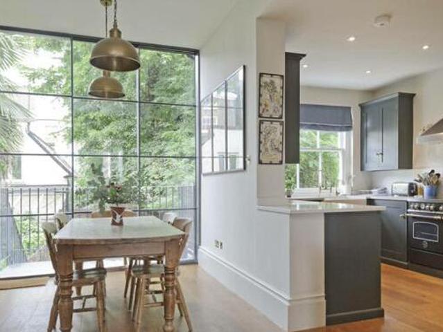 3 Bedroom Flat For Rent In Chelsea, London