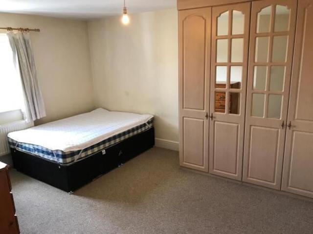 3 bedroom flat for rent in Cherry Court, Headingley, Leeds, LS6