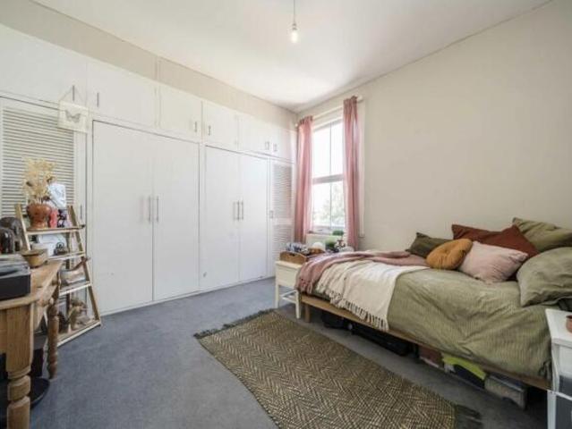 3 bedroom flat for rent in Chiswick Lane, Chiswick, W4