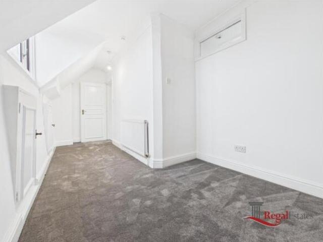 3 bedroom flat for rent in Churchfield Road, Acton, W3 6BY, W3