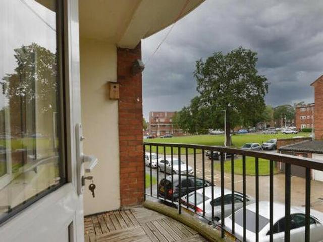 3 Bedroom Flat For Rent In Churchfields, London