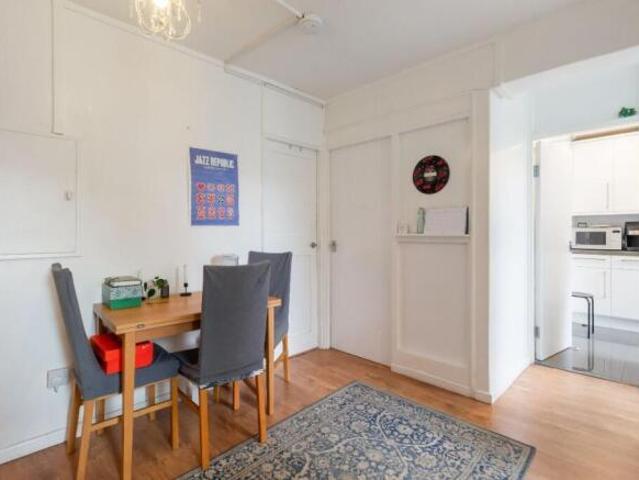 3 bedroom flat for rent in Churchill Gardens, SW1V