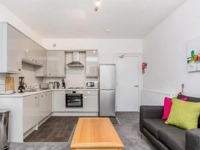 3 Bedroom Flat For Rent In City Centre, Dundee
